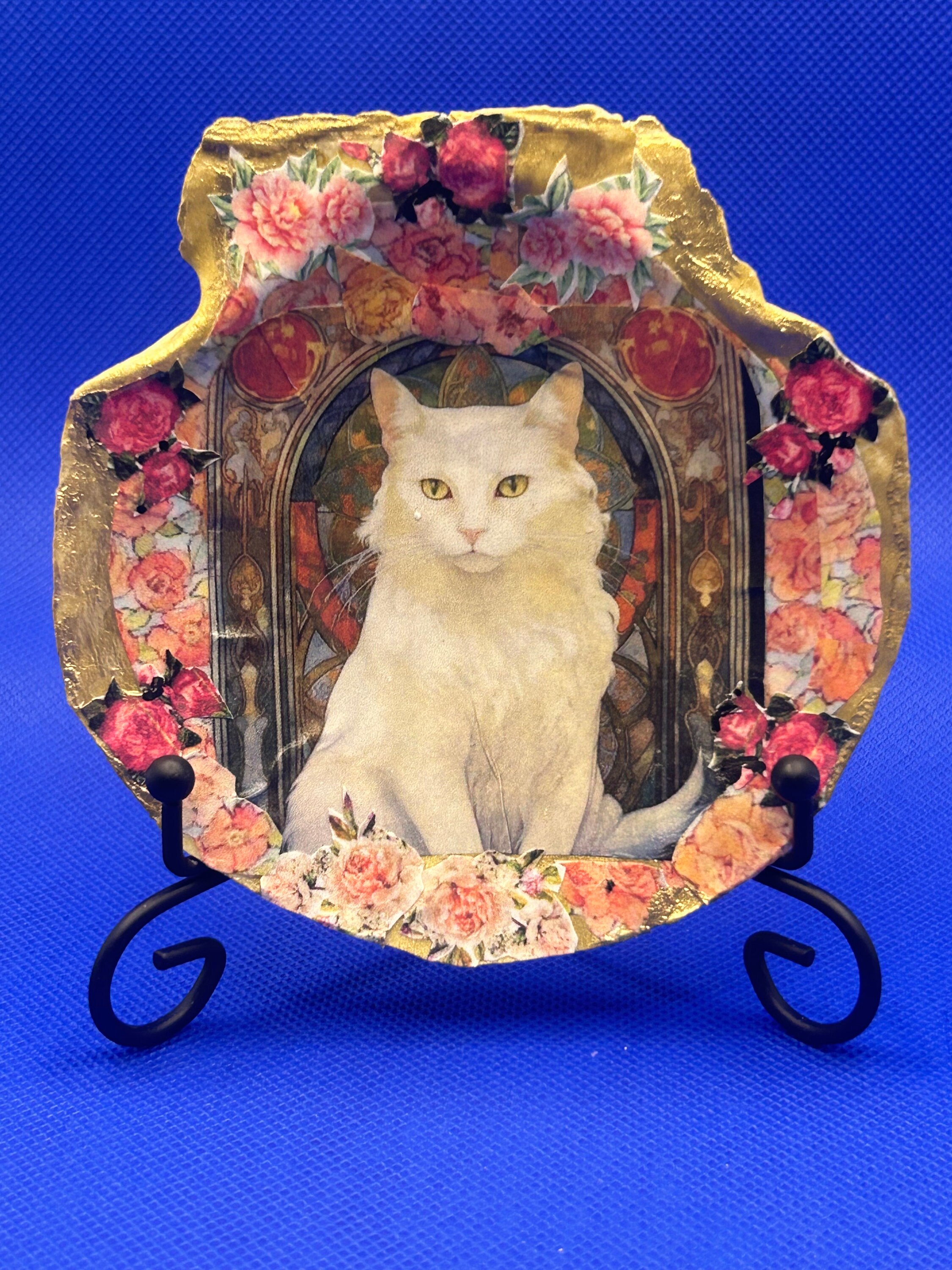 WHITE CAT Alphonso Mucha Art Hand Cut Collage Decoupage Scallop Shell ...