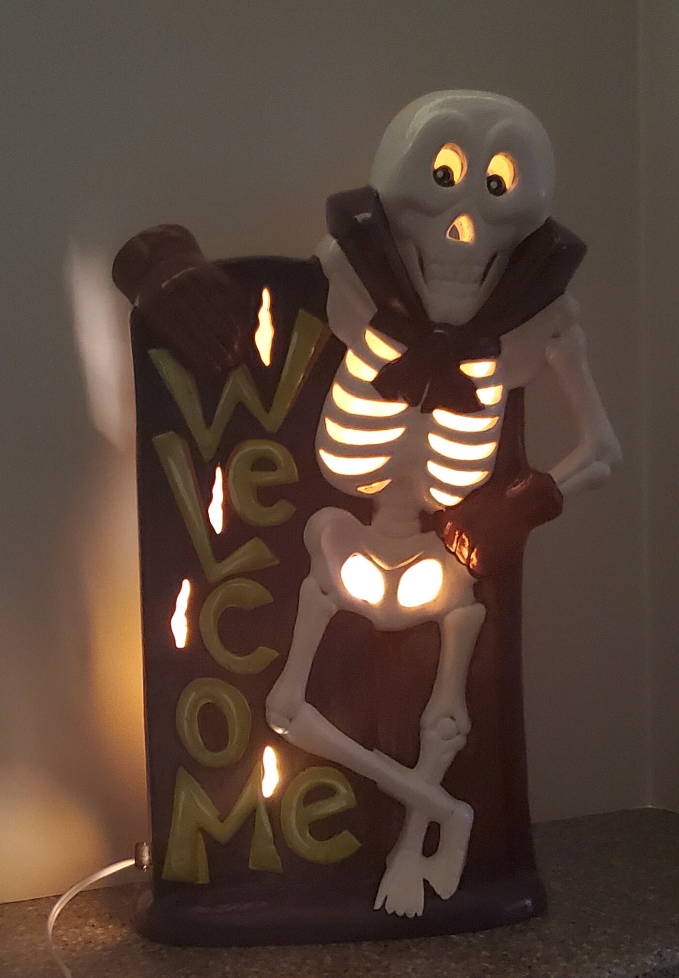 Skeleton Welcome Sign With Lights. Offering a Cute Halloween Welcome ...