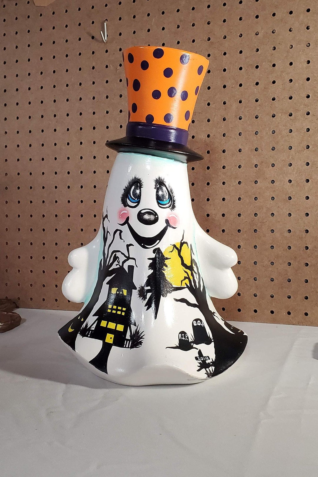 Hand-painted Top Hat Ghost Ceramic, Halloween Silhouette Decor - Etsy