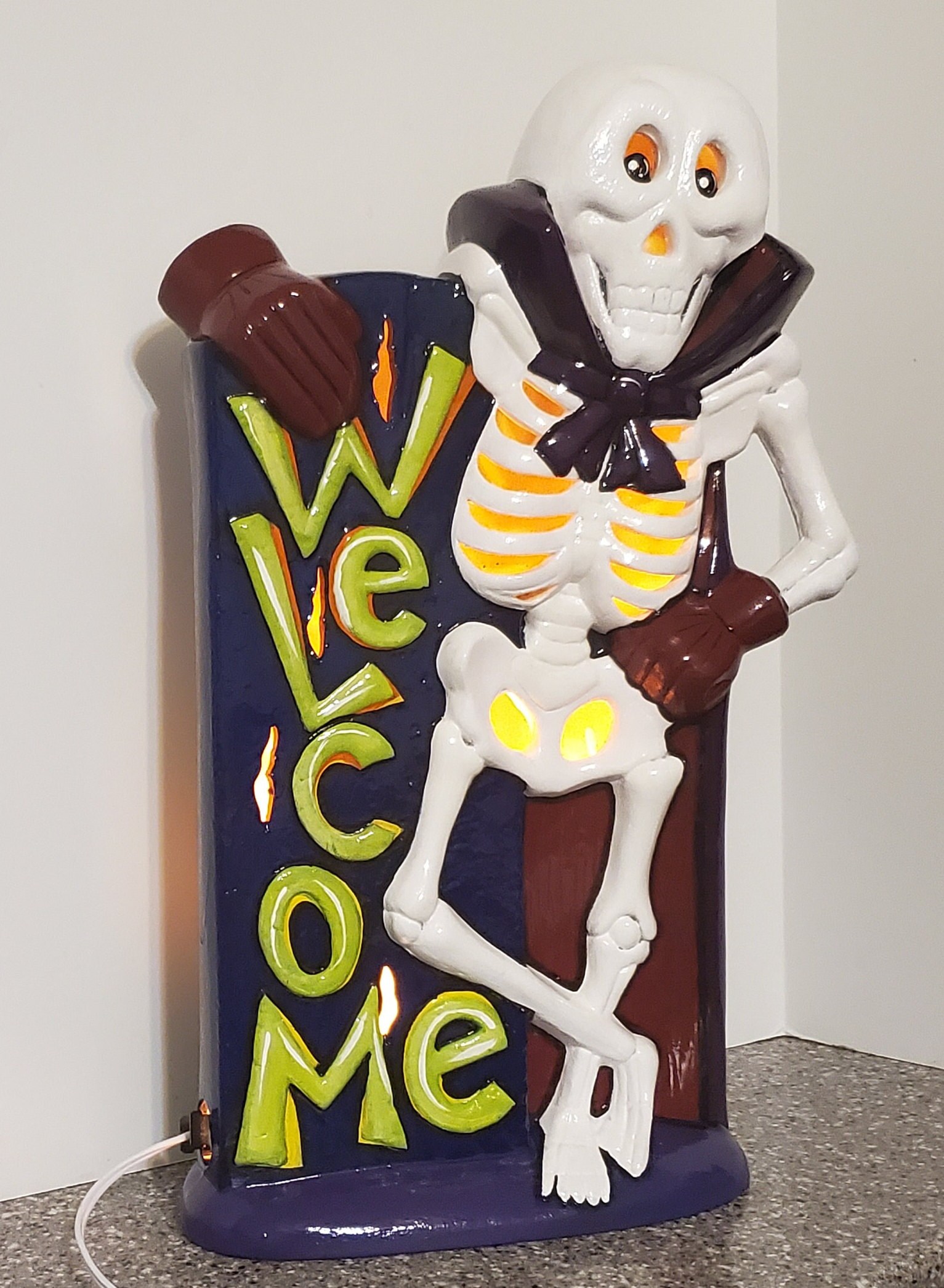 Skeleton Welcome Sign With Lights. Offering a Cute Halloween Welcome ...