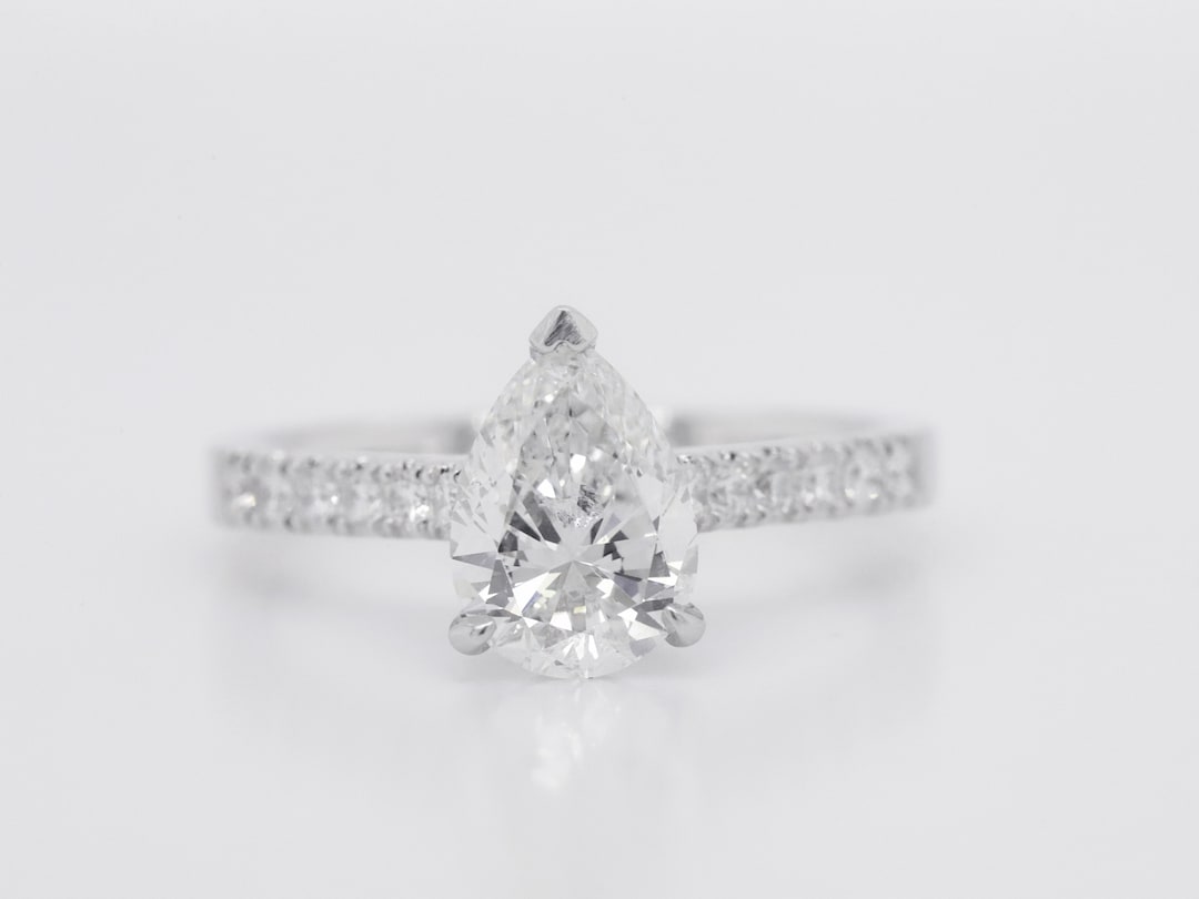 Pear Cut Diamond Engagement Ring - Teardrop Diamond Engagement Ring ...