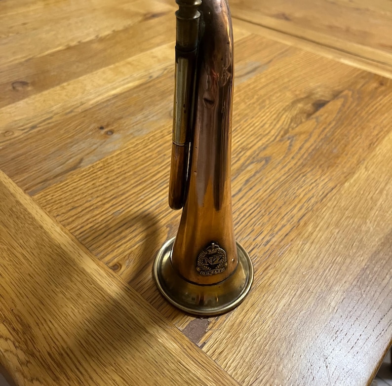 WW2 New Zealand Army Bugle kings Crown - Etsy
