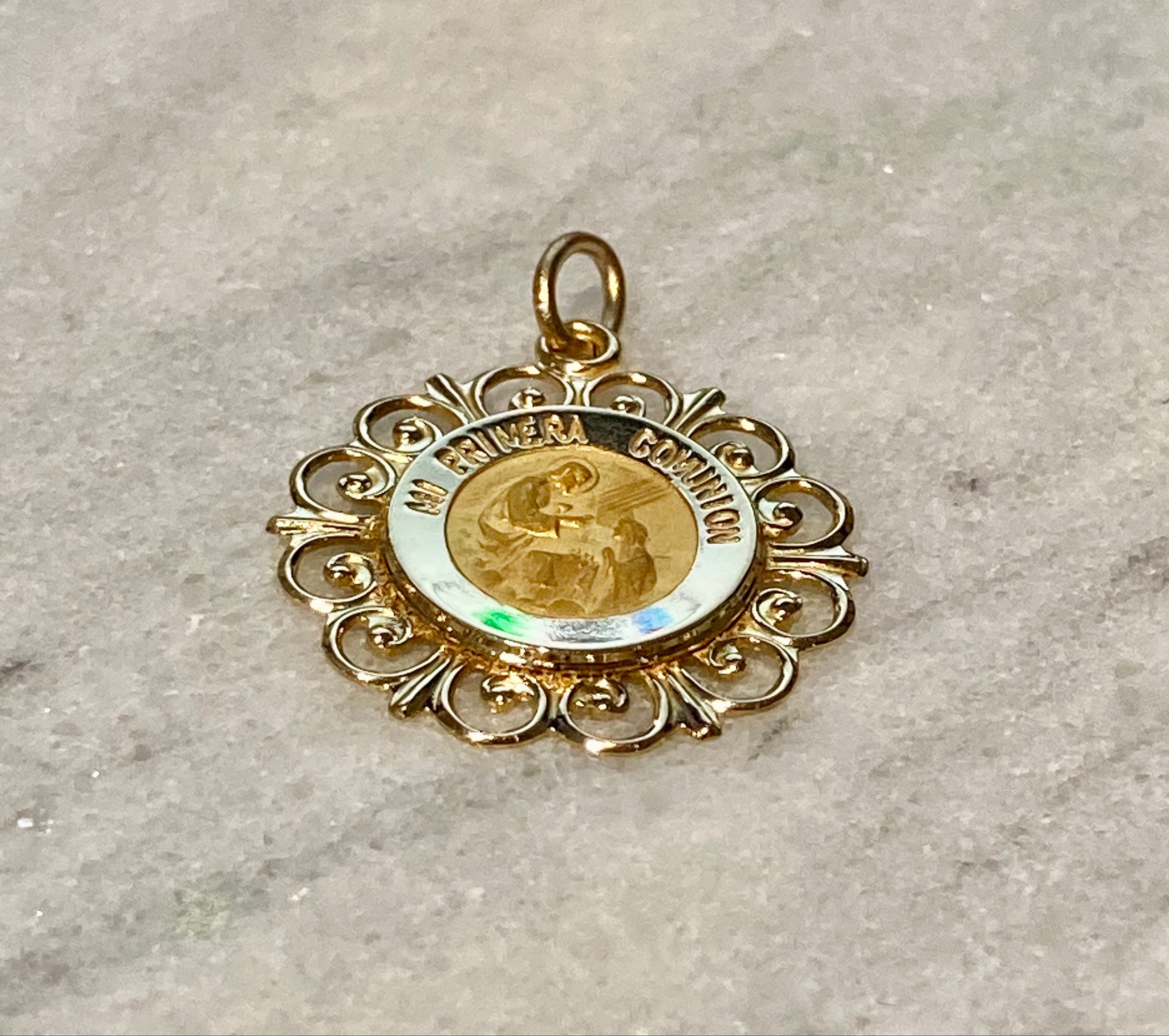 Primera Comunion First Communion 14K Yellow Gold Medallion | Etsy