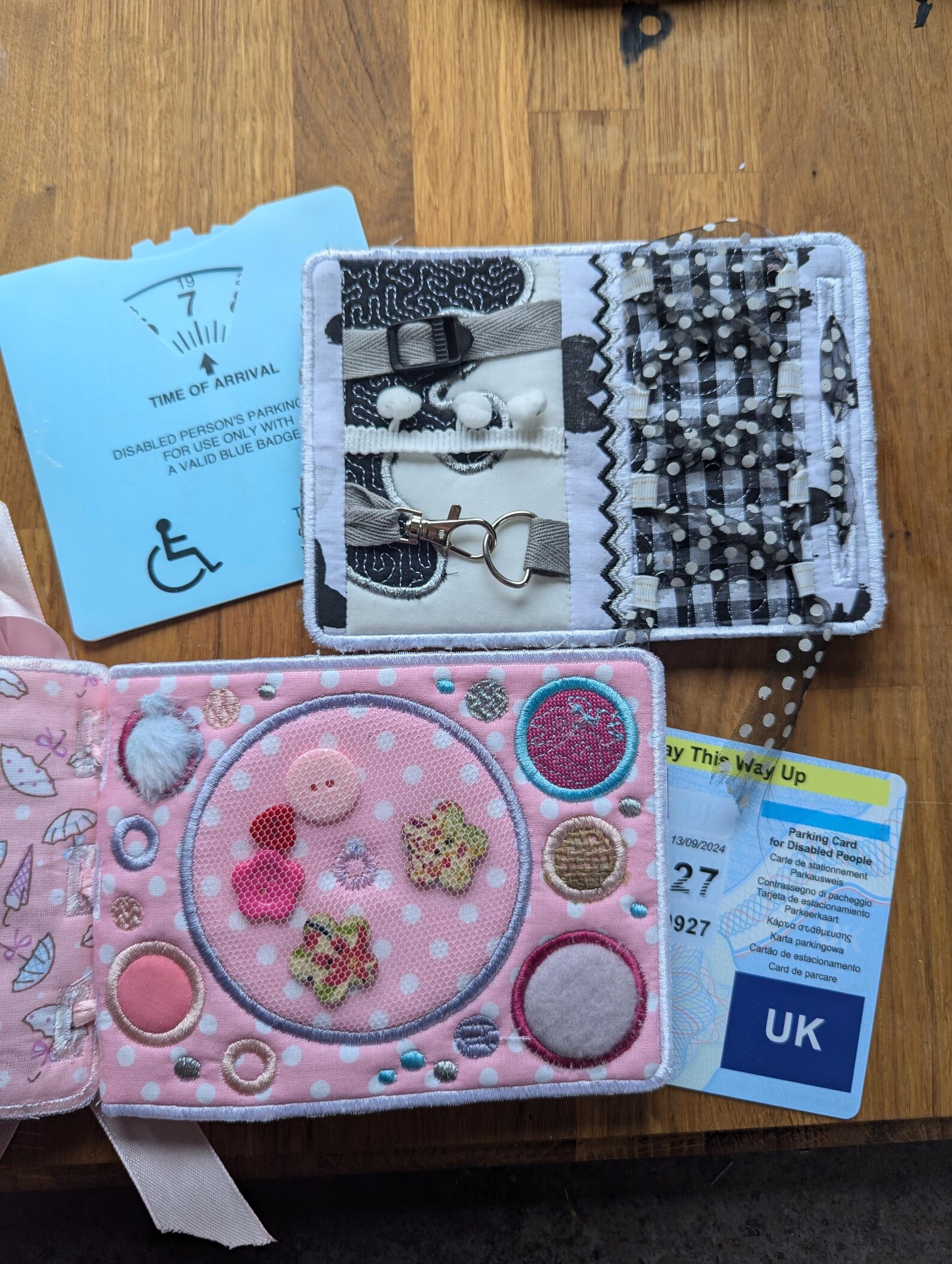 Fidget Case Blue Badge Holder ANY COLOUR - Etsy