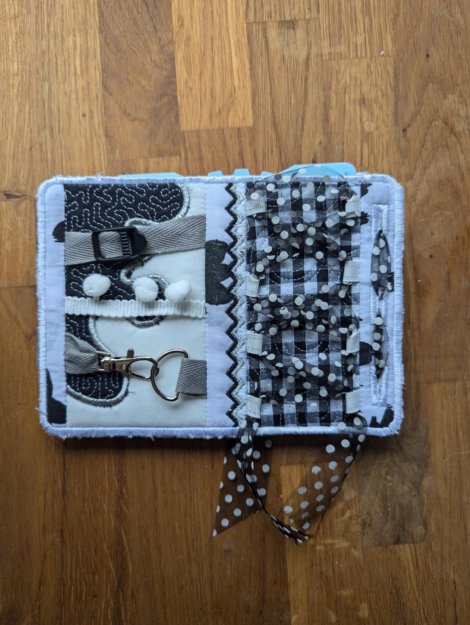 Fidget Case Blue Badge Holder ANY COLOUR - Etsy