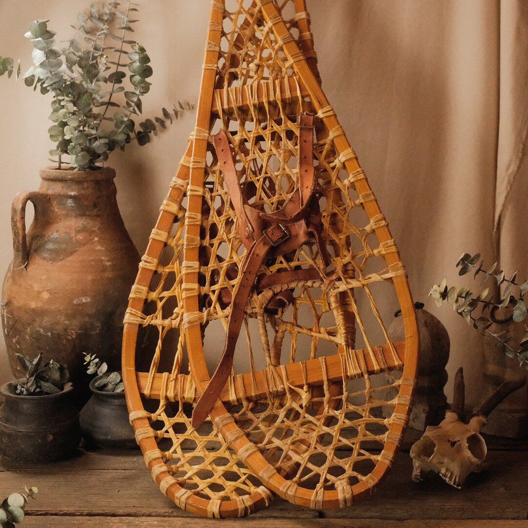 Snowshoe Vintage Pair, Cabin Wall Decor, Ski Resort Wall Hanging ...