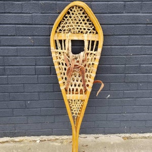 Snowshoe Vintage Pair Cabin Wall Decor Ski Resort Wall - Etsy