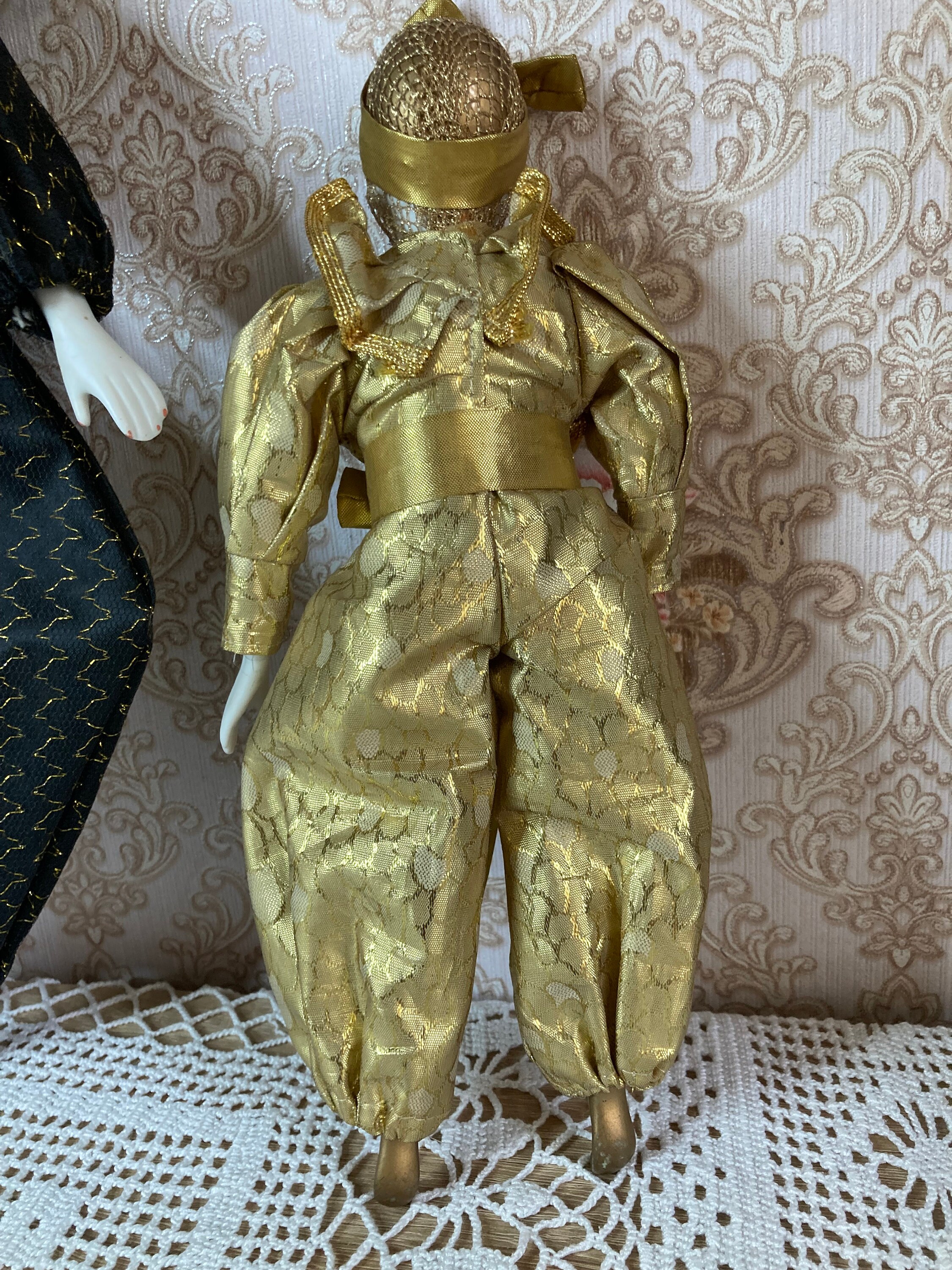 Porcelain Jester Dolls. Porcelain Pierrot Doll, Vintage Harlequin ...