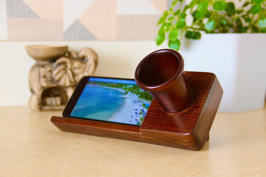 Eco-friendly Premium Wood Phone Stand With Passive Sound Amplification ...