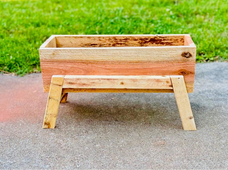 Handmade Cedar Planter Box: Rustic Outdoor Garden Decor - Etsy