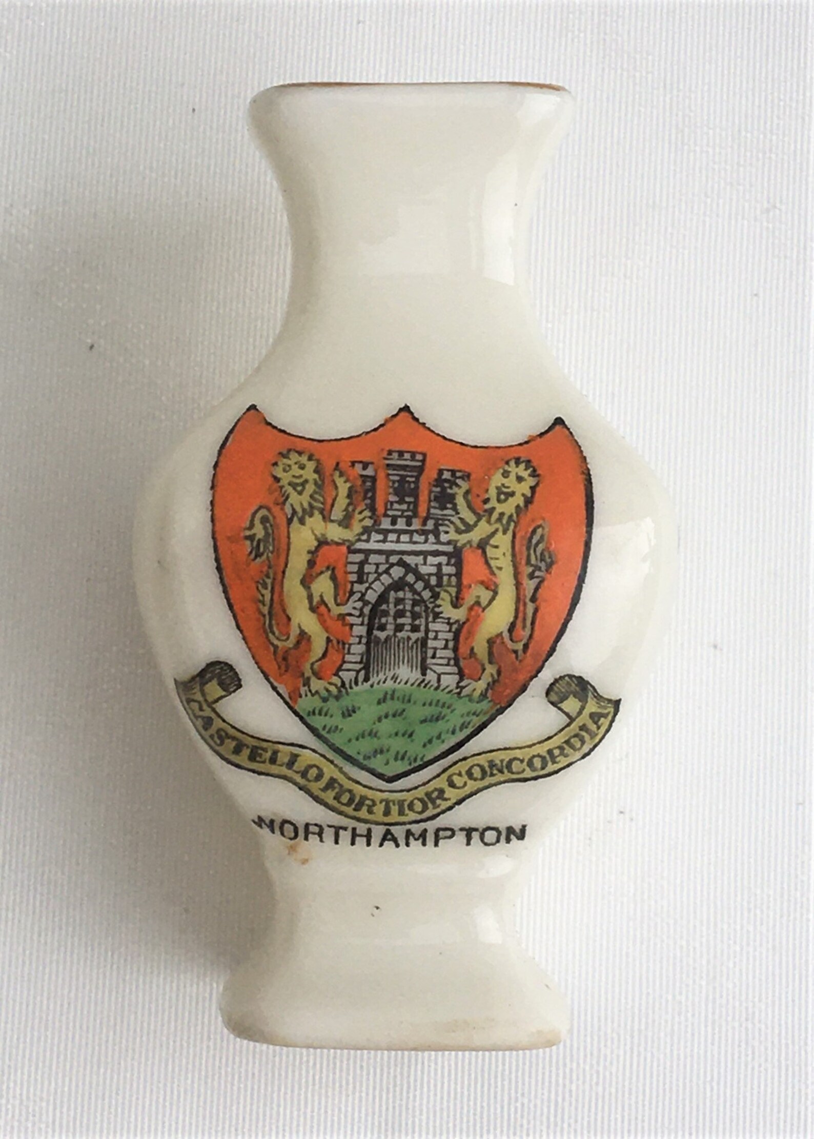 Vintage Arcadian Crested Ware Miniature Vases Harpenden and Northampton ...