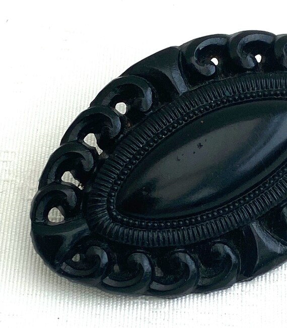 Antique Whitby Jet Carved Oval Mourning Brooch - Gem