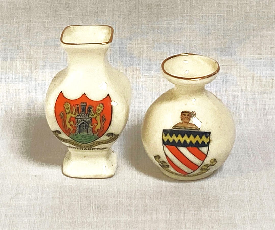 Vintage Arcadian Crested Ware Miniature Vases Harpenden and Northampton ...