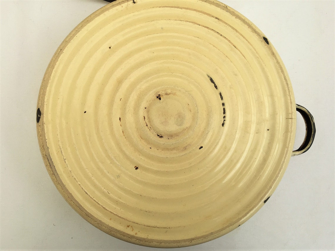 Vintage Round Enamel Roasting Tin With Lid - Etsy UK