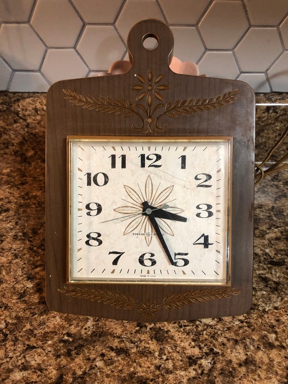 Vintage General Electric Plastic Wall Clock | Etsy