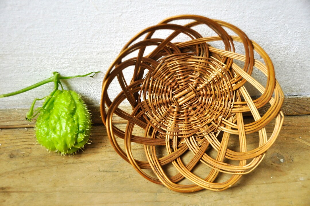 Vintage Woven Wicker Basket, Trivet Basket, Friut Veggies Basket ...