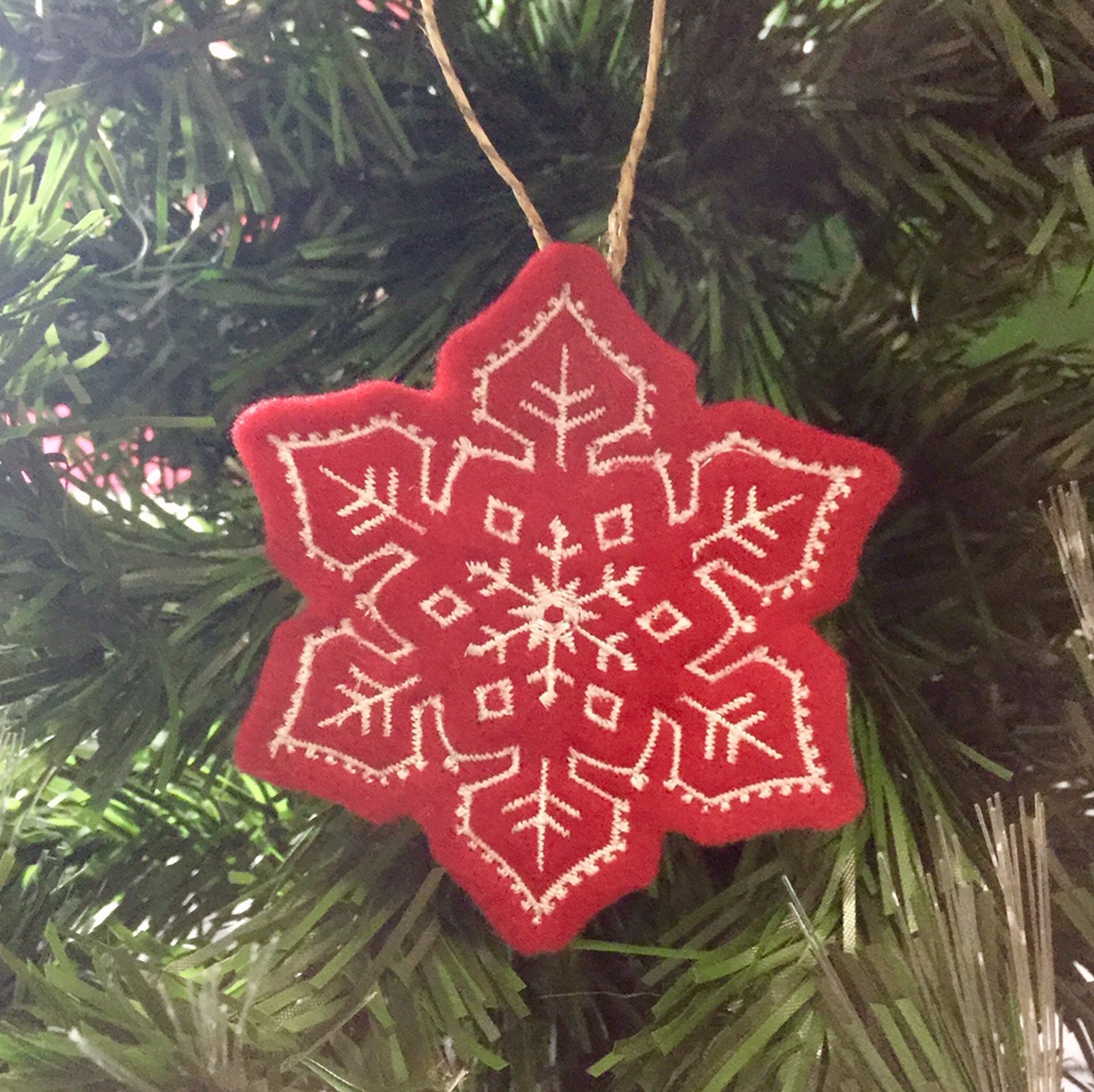 Swedish Snowflake Ornament Embroidered on Red Felt with WHite | Etsy