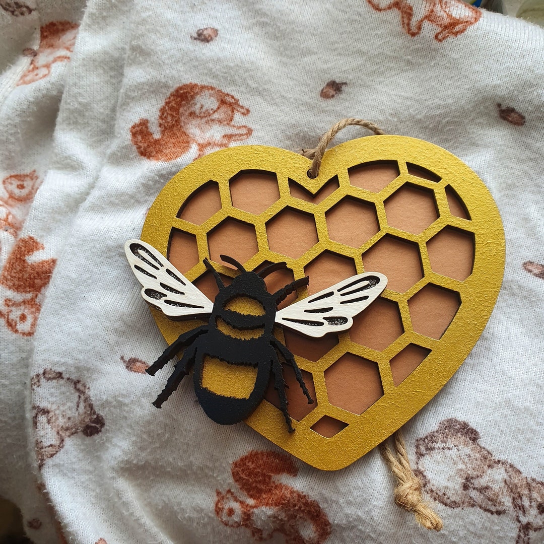 Bumble Bee Hanging Heart, Honeycomb Wall Decoration, Decorative Gold ...