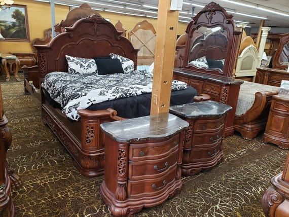 Excelsior Bedroom Set Sonia Pearl Lacquer Platform Bedroom Set With