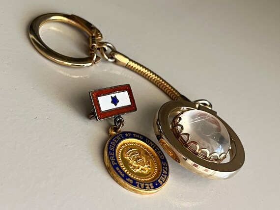 Vintage JFK Campaign Spinner Keychain Kennedy Memorab… - Gem