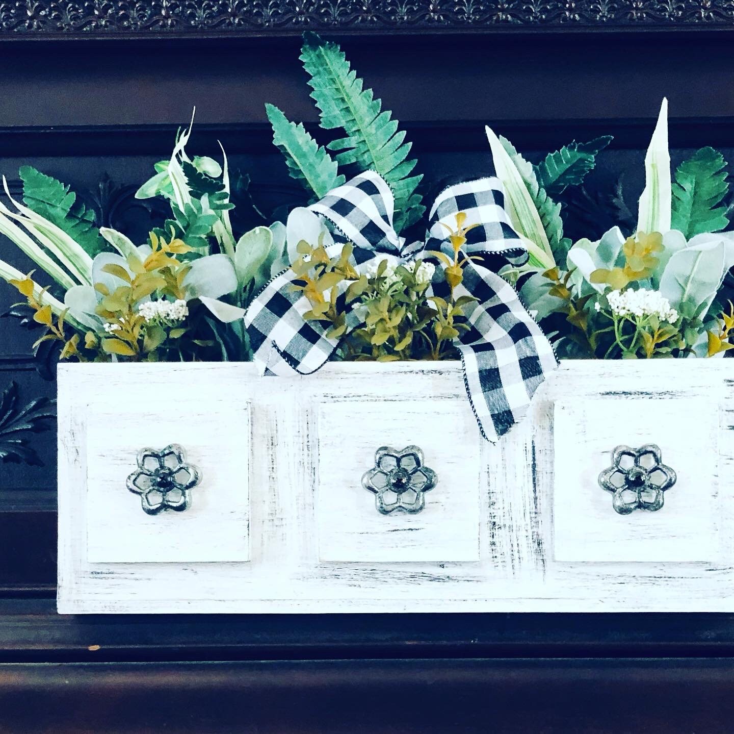 Farmhouse Box Planter - Etsy
