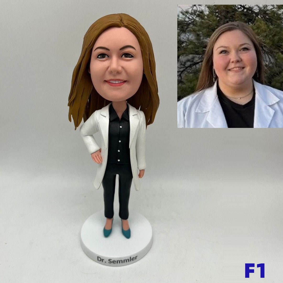 Custom Female Doctor Bobblehead ,bobbleheads Custom Graduation ...