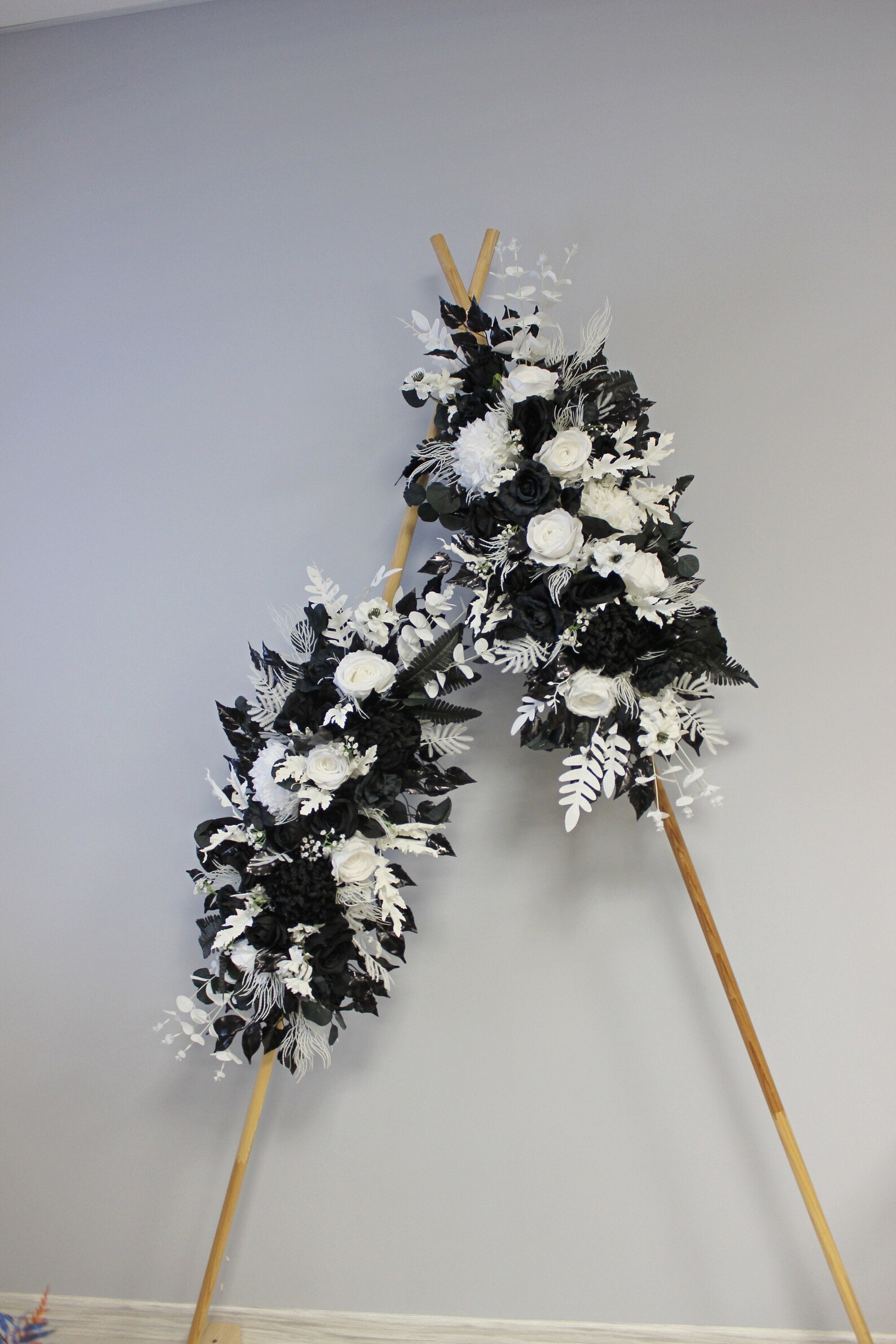 Black White Arch Swag, Gothic Wedding Decor, Moody Wedding Arbor ...