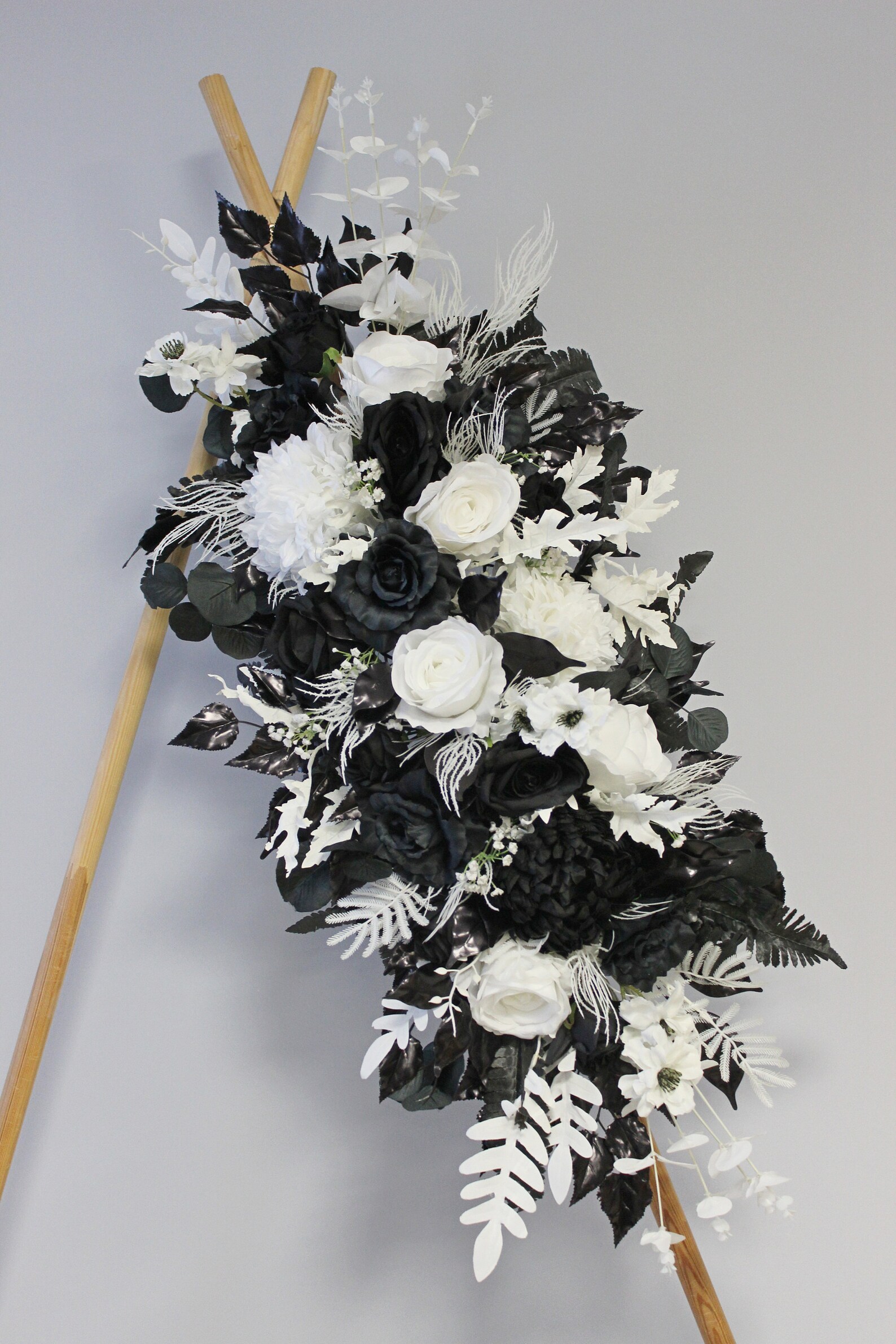 Black White Arch Swag, Gothic Wedding Decor, Moody Wedding Arbor ...