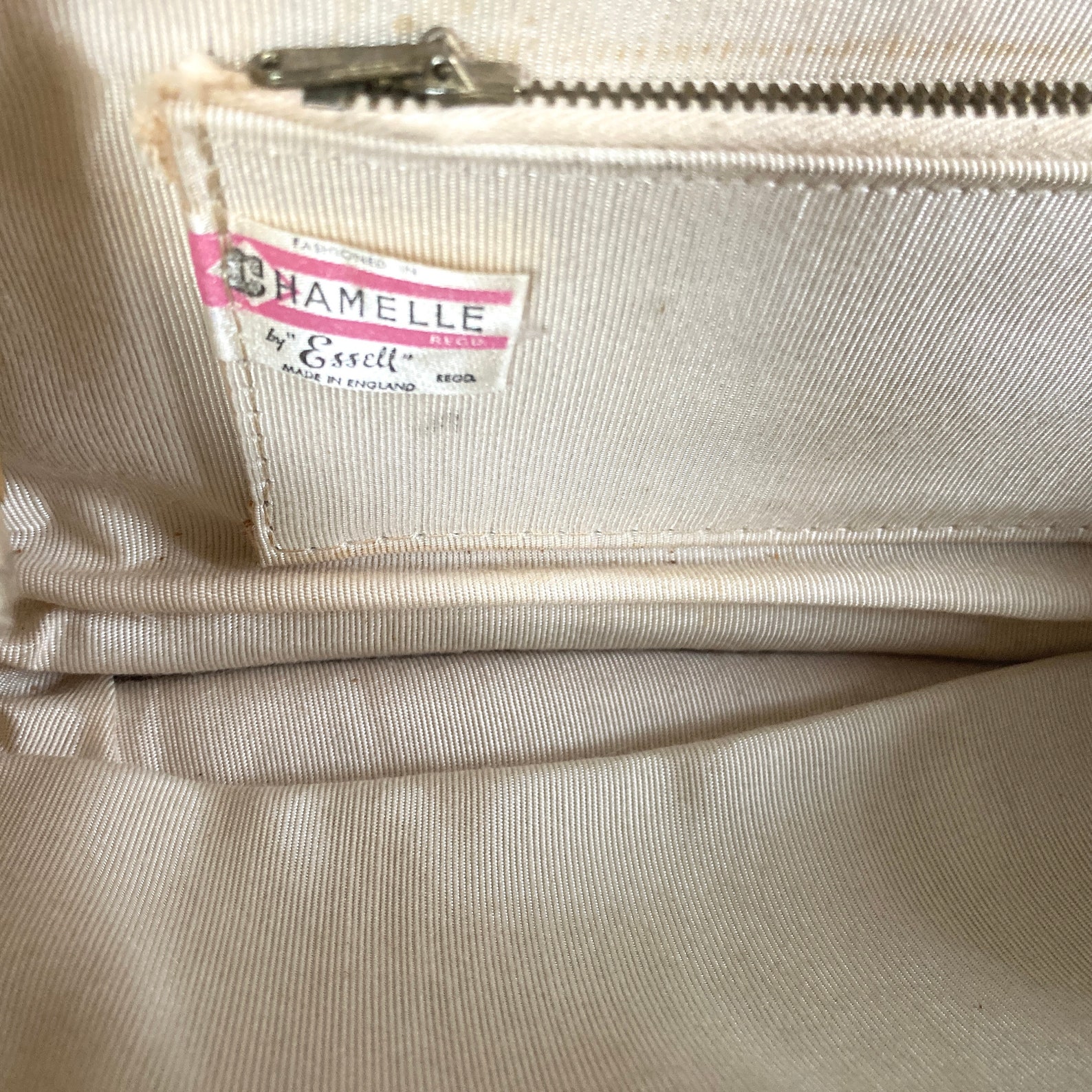 SALE Vintage 60s/70s Faux Leather Dolly Bag in Fuschia Pink by Essell ...