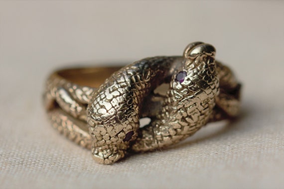 Vintage 9ct gold snake ring with two snakes entwined,… - Gem