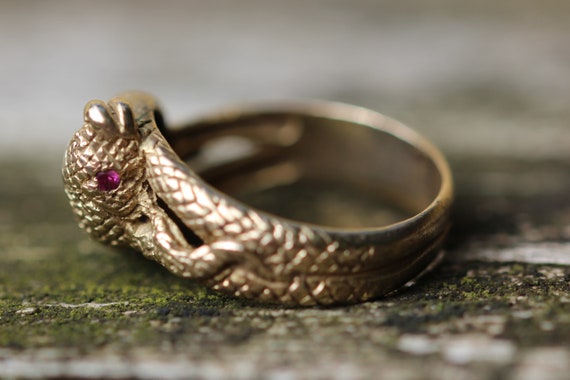 Vintage 9ct gold snake ring with two snakes entwined,… - Gem
