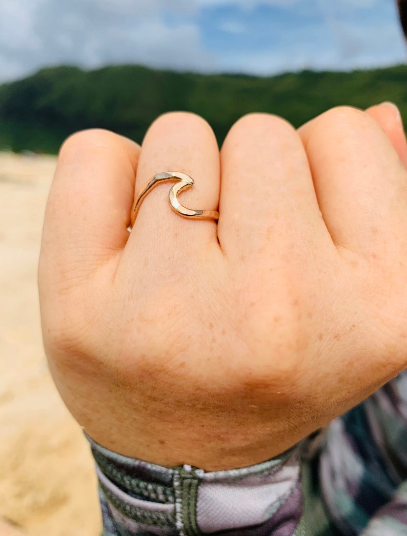 14k Gold Wave Ring | Etsy