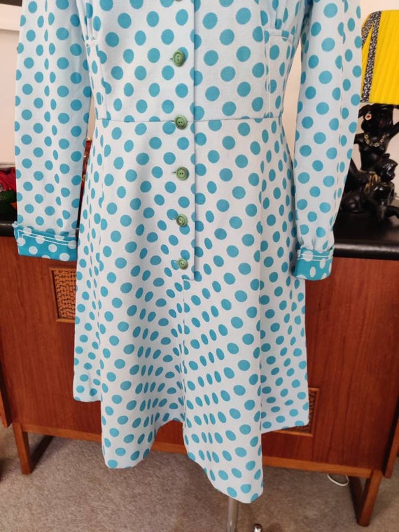 Early 70s two tone aqua spotted poly easy care fit an… - Gem