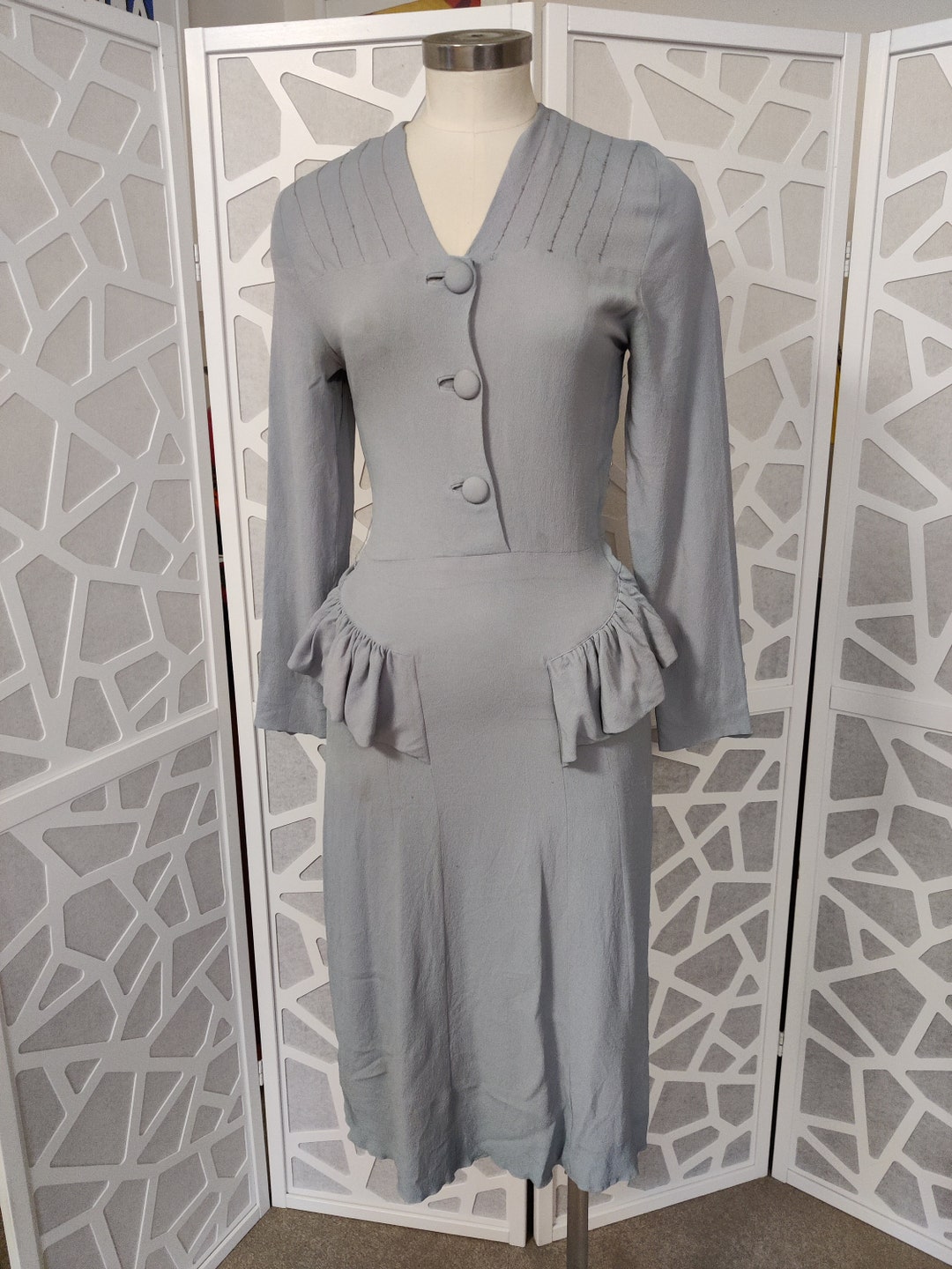 Early 1950s Leroy Label Blue Grey Crepe Figurine Hugging Dress Extra ...