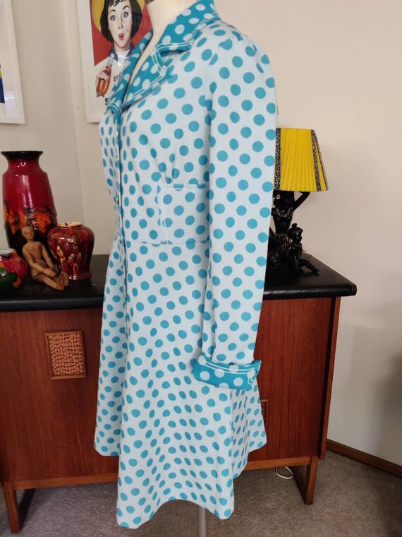 Early 70s two tone aqua spotted poly easy care fit an… - Gem