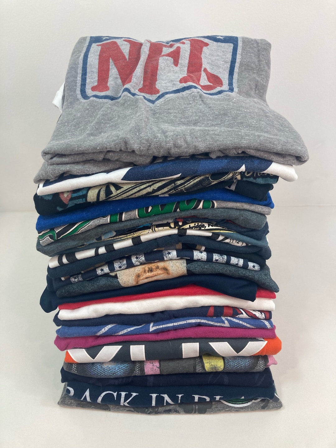 25 Random Graphic T-shirt / Lot of 25 Random Graphic Shirts Included ...