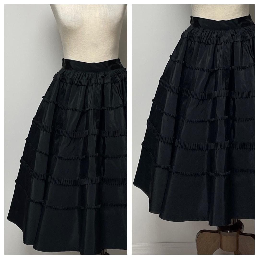 1950's Black Taffeta Party Dancing Full Circle Skirt Gathered Waist ...