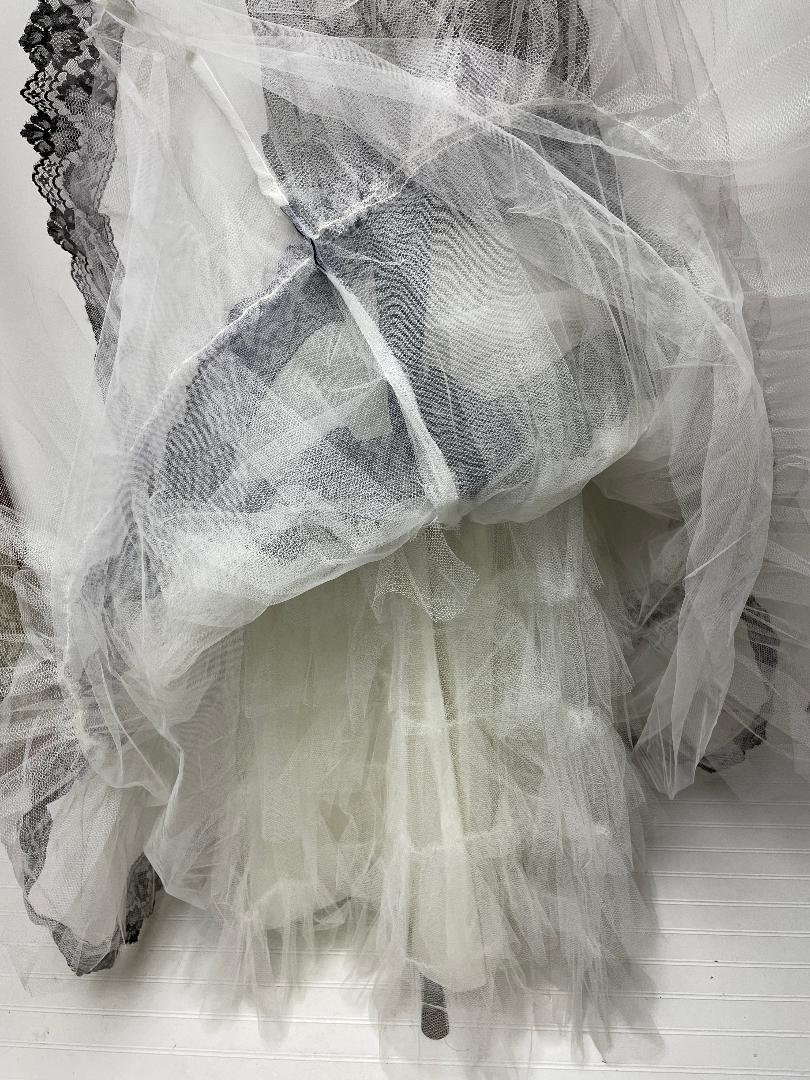 1950's Gown tulle Party, Prom Dress White Tulle, Black Lace Lots of ...