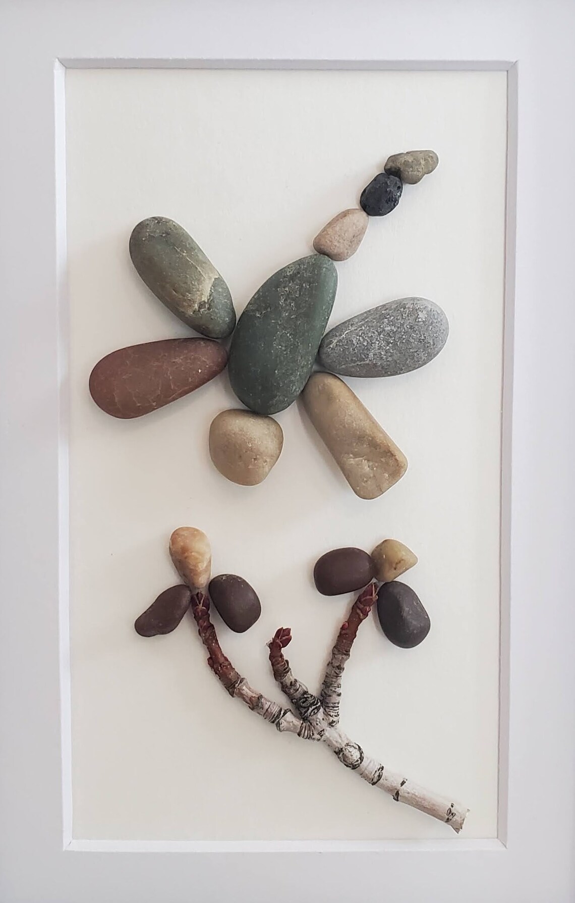 Handmade Pebble Art Blossoms and Dragonfly, Rock Art Animals, Flowers ...