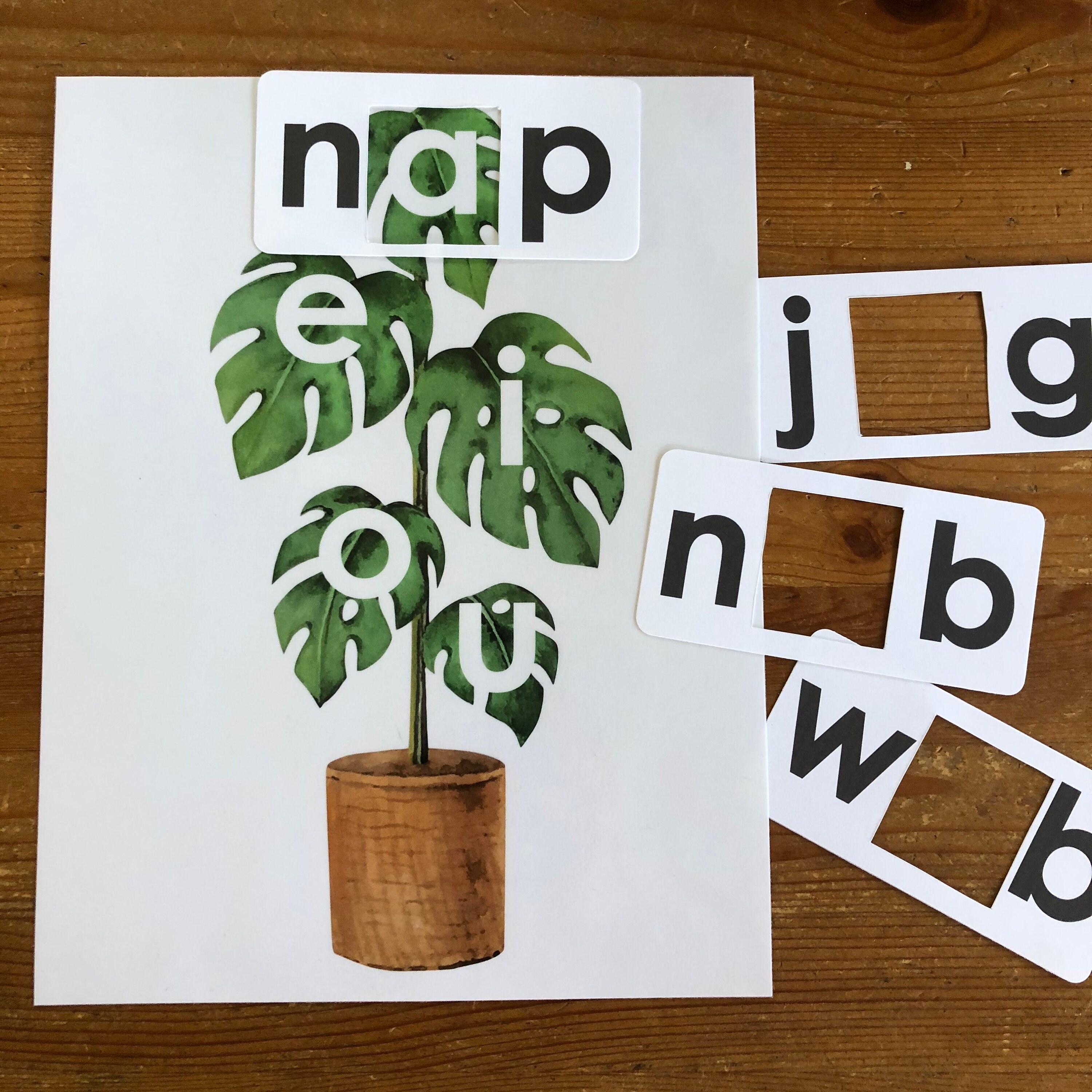 Printable Montessori Vowel Tree - Etsy Ireland
