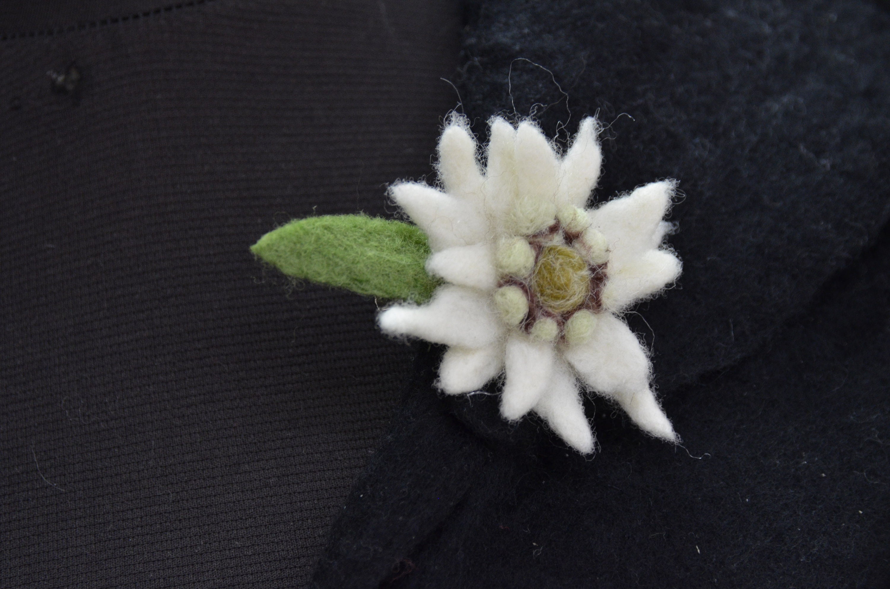 Small Felt Edelweiss Brooch Flowers, Alpine Hat Pin, Edelweiss ...