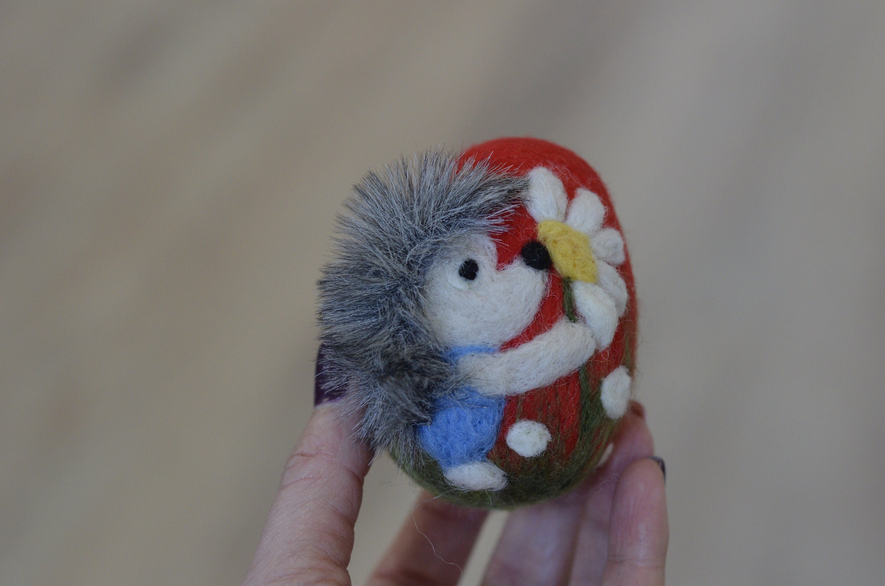 Easter decoration easter egg hedgehog and daisy handmade felt | Etsy