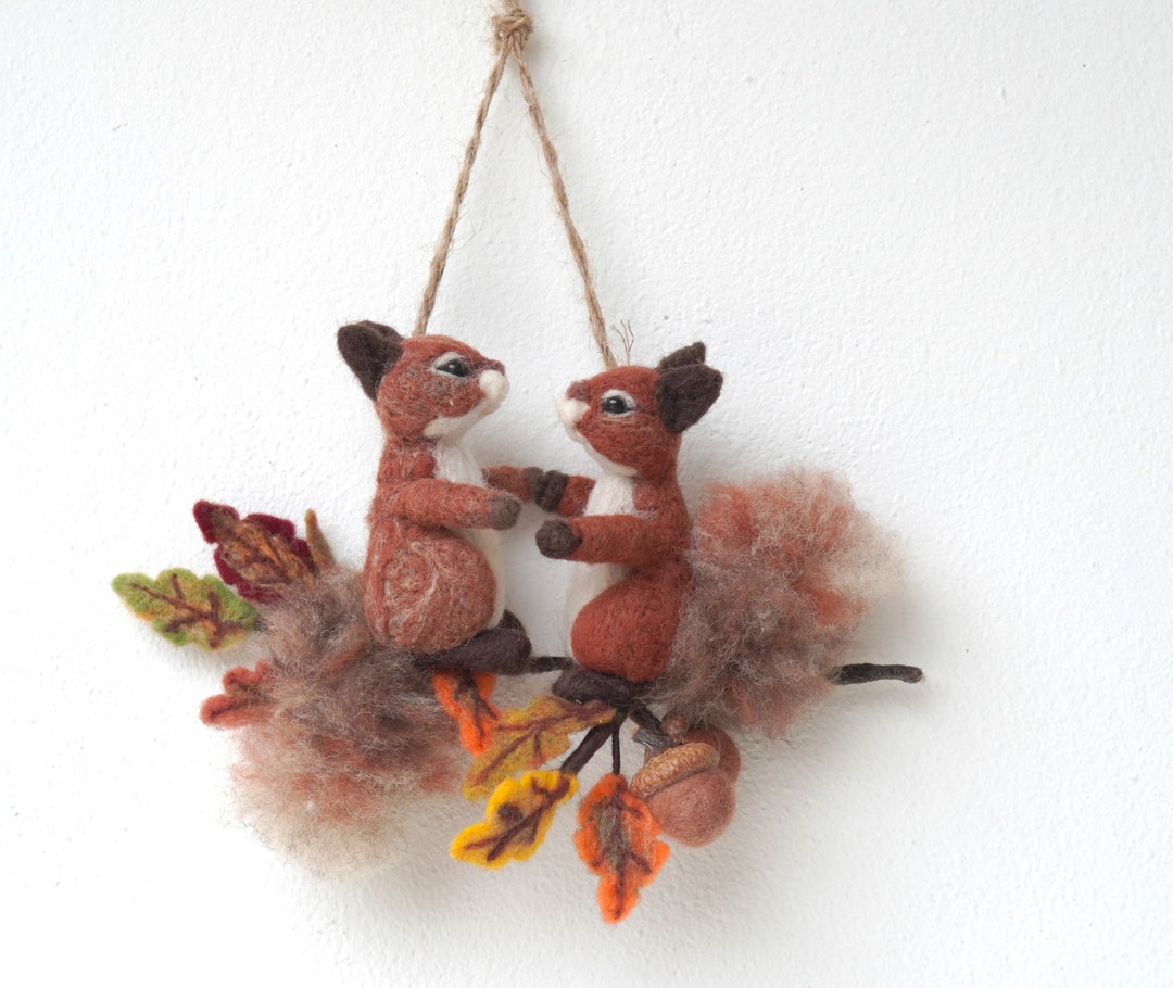 Needle Felted Squirrels Fall Wall Hanging: Autumn Oak Twig Decor - Etsy
