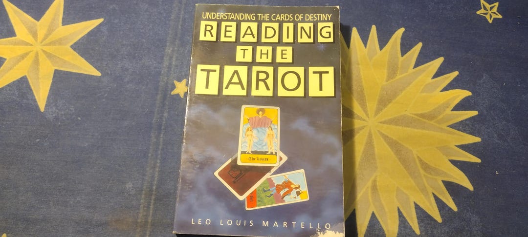 Reading the Tarot by Leo Louis Martello-1990 First Edition - Etsy