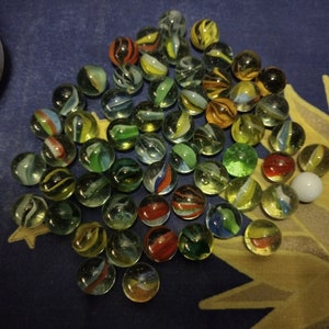 Vintage Cats Eye Marbles13 Beautiful Vintage Cats Eye Marbles in a ...