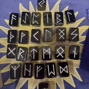 Runes Set-a Practical Guide to the Runes: Their Uses in Divination and ...