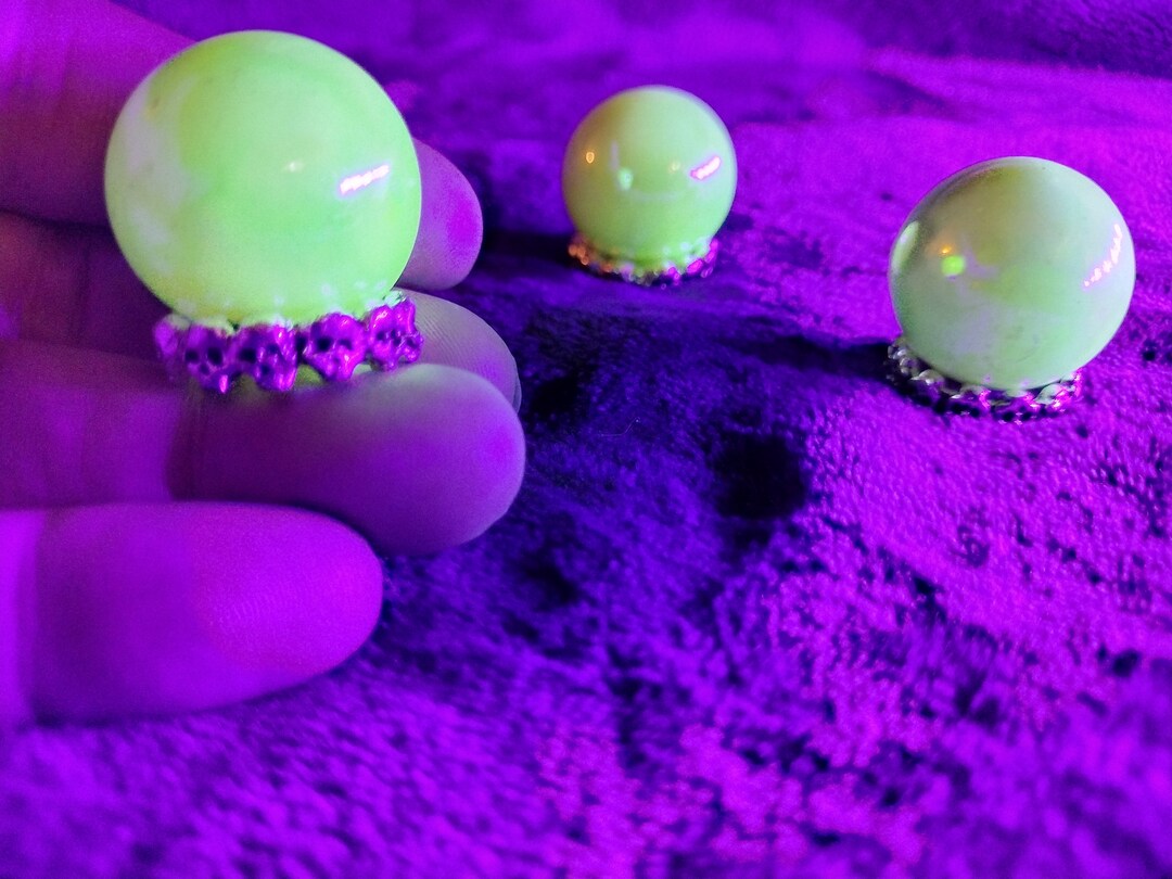 Uranium Glass-glowing Crystal Ball-uranium Glass Orb-black Light, Stand ...