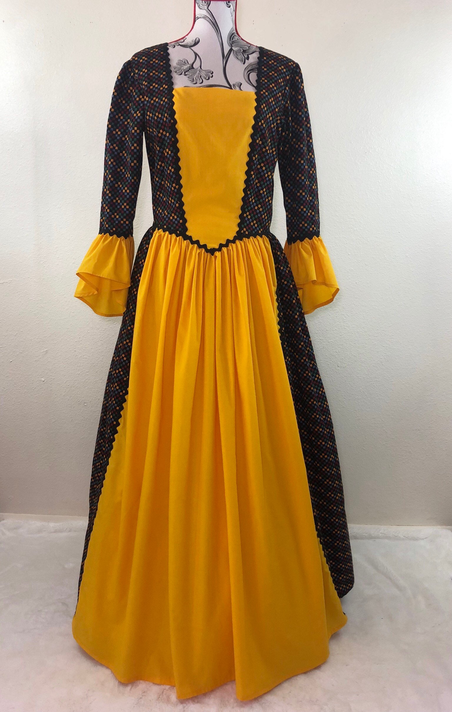 Misses size 12 Yellow 1700s Renaissance Gypsy Halloween | Etsy
