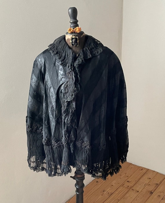 Antique Victorian Black Silk Beaded Cape Cloak 1880s.… - Gem