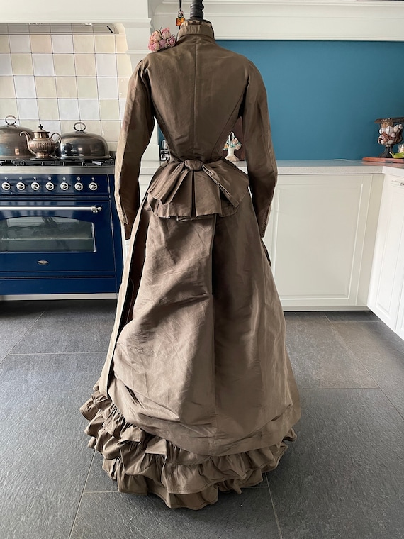 Antique Victorian 1880s Bustle Dress Basque Silk 3-pc… - Gem